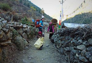 Who Are The Sherpas And What Do They Do – Responsible Adventures